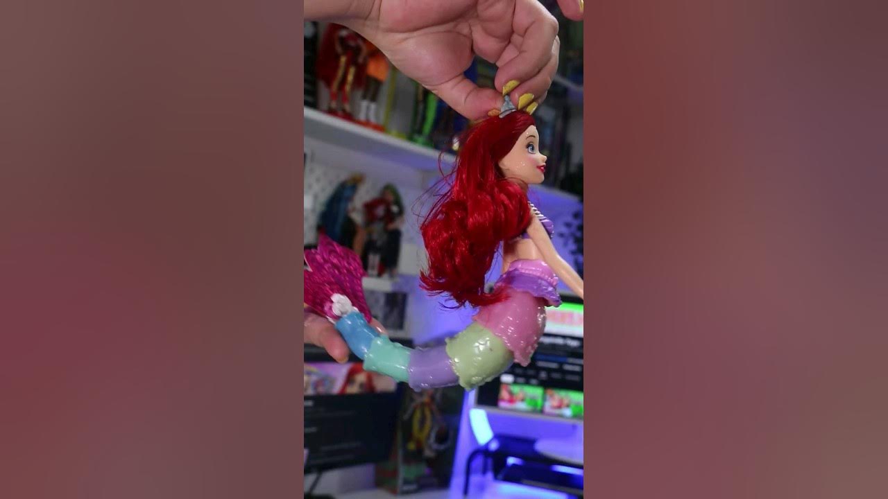 ИЗВИВАЕТСЯ КАК ЧЕРВЯК??? Кукла Ариель принцесса Диснея русалочка #doll ...