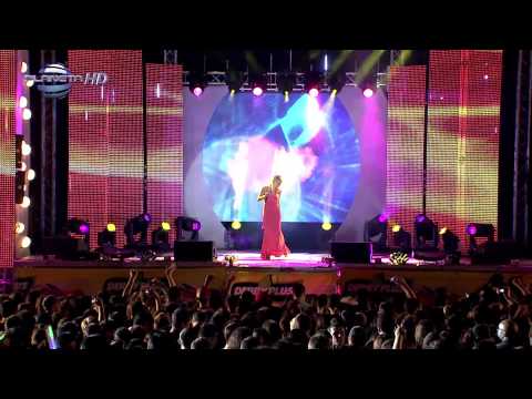 TONI DACHEVA - BEDNI I BOGATI / Тони Дачева - Бедни и богати, live  2010