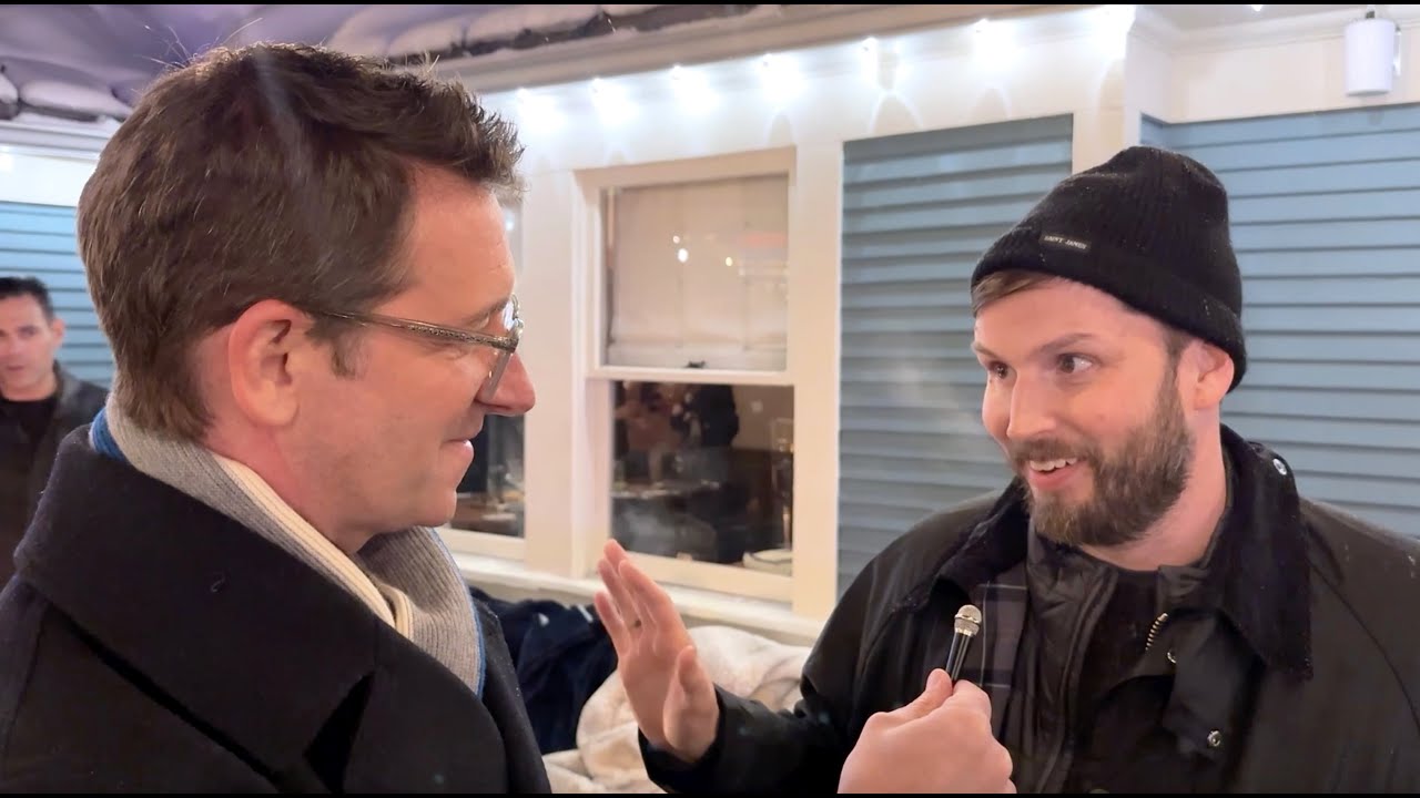 Mini Mic Icebreaker with Dropbox Chief Customer Officer, Eric Cox - YouTube