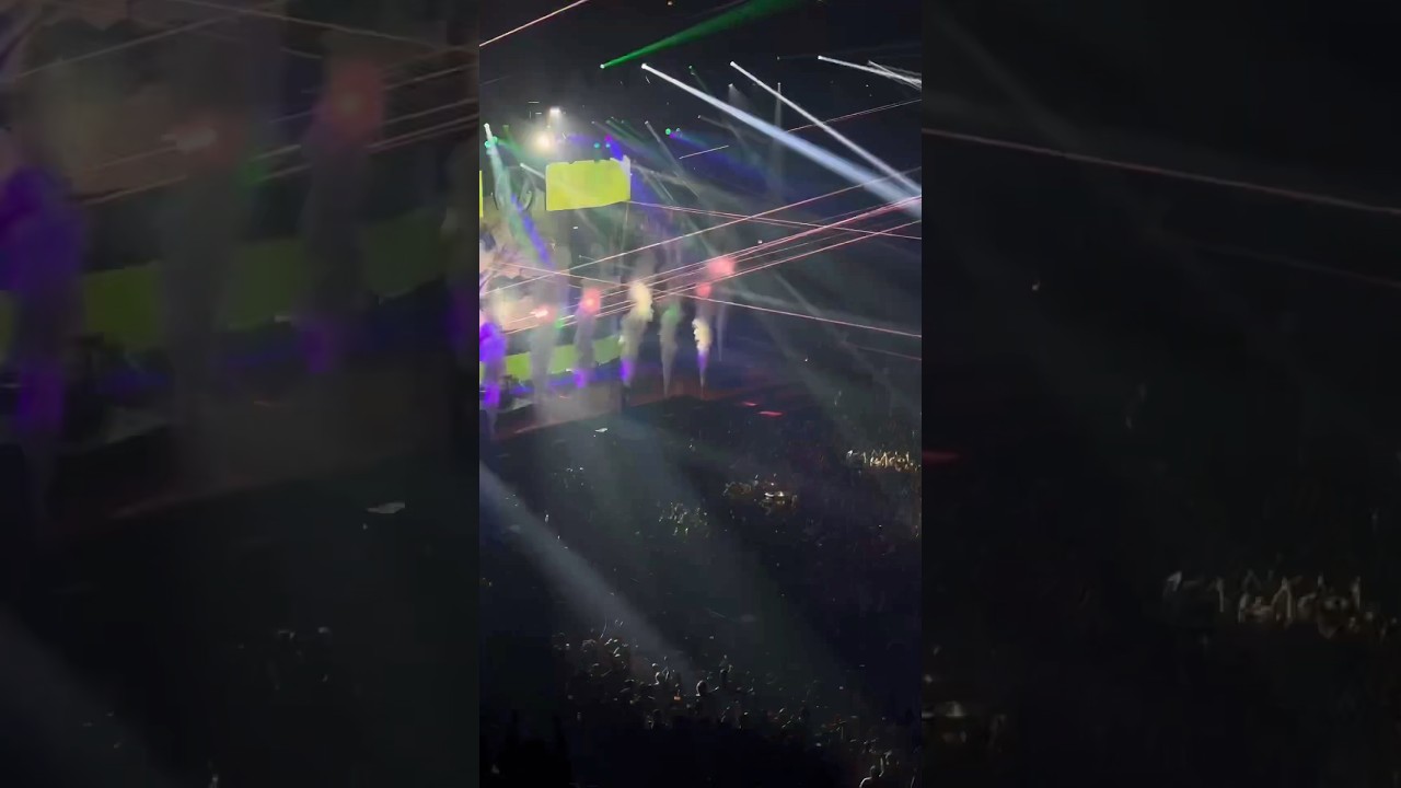 Part 3 ⁠ trees Chicago both nights! #tøp #twentyonepilots #concert # ...