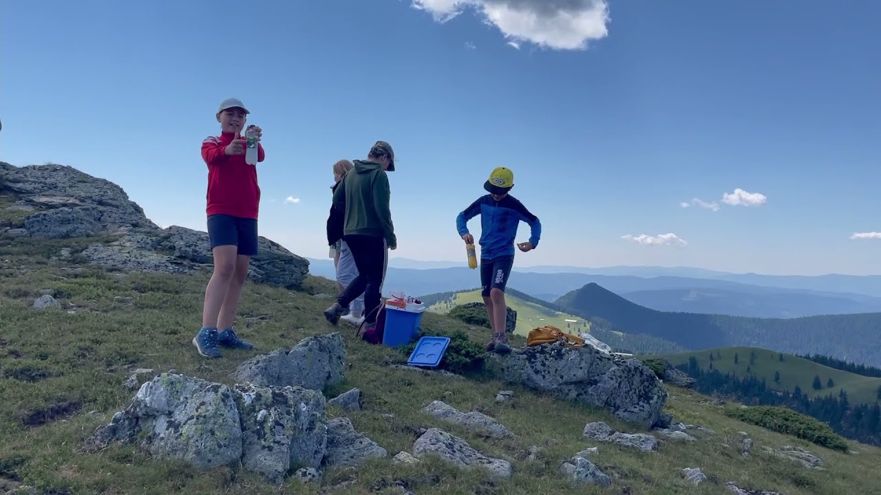 Varful Budacu 1859m Borca Neamt - YouTube