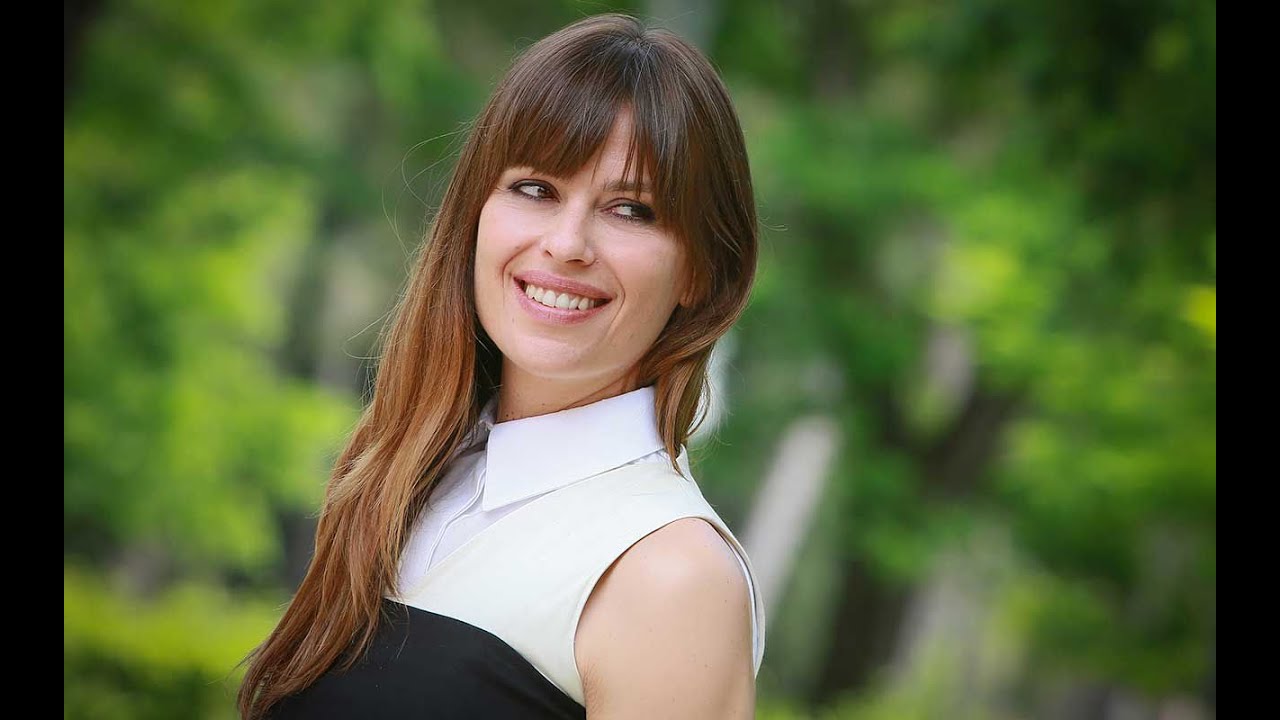CLAUDIA PANDOLFI / L’attrice festeggia il suo 44° compleanno nel ...