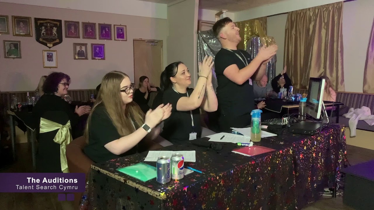 Mia Roberts 'Ashes' | The Auditions | Talent Search Cymru - YouTube