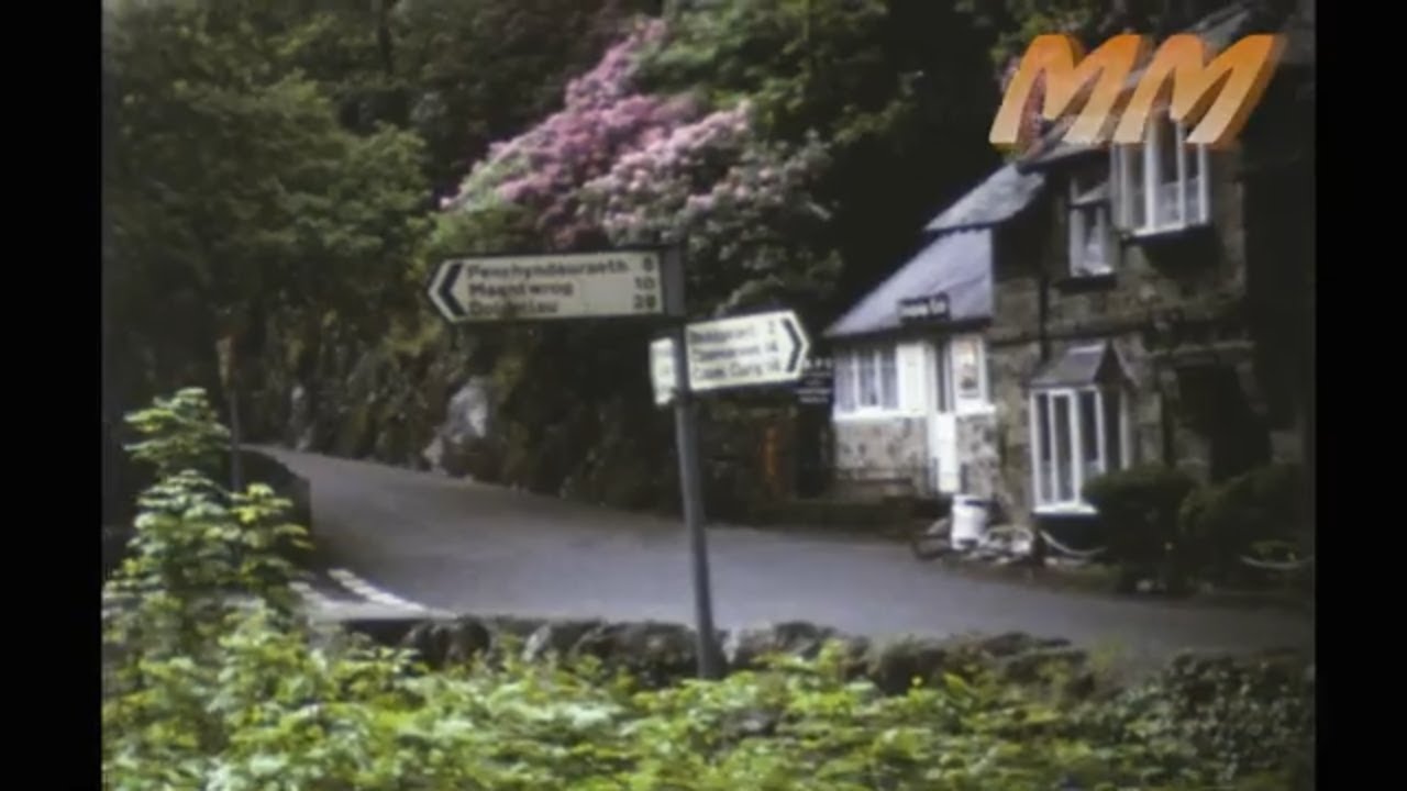 Road Trip Across Wales 1974 old cine film 348 - YouTube
