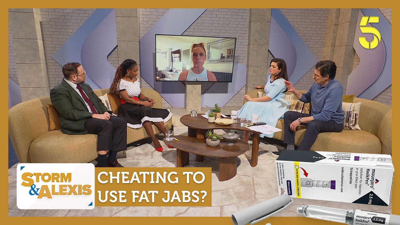 Cheating to use fat jabs? Feat. Cristo Foufas & Paula Rhone-Adrien ...