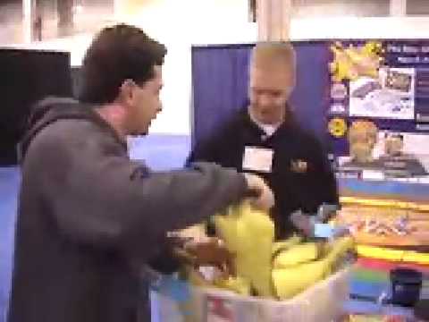 Johnny Tong - Don't Choke the Chicken - YouTube