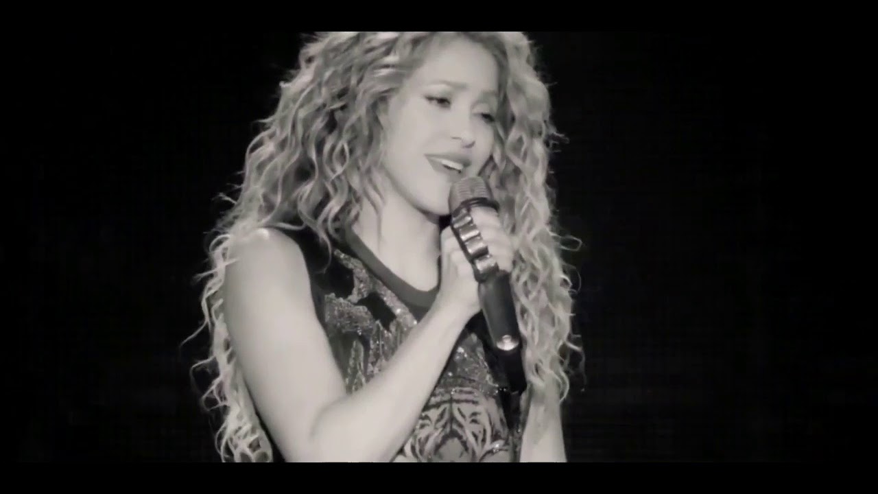 Shakira nada & intro ( In concert el dorado world tour ) - YouTube