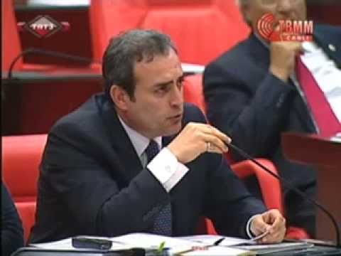 Faşizm, Kitlelerin Öfkesinin Arkasına Saklanıp, Kışkırtmaktır