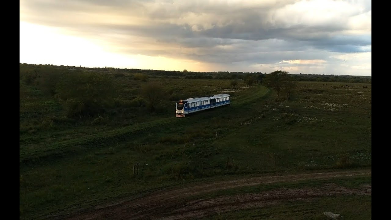 Autopista presidente perón... tren alerce pasando para 20 de junio ...