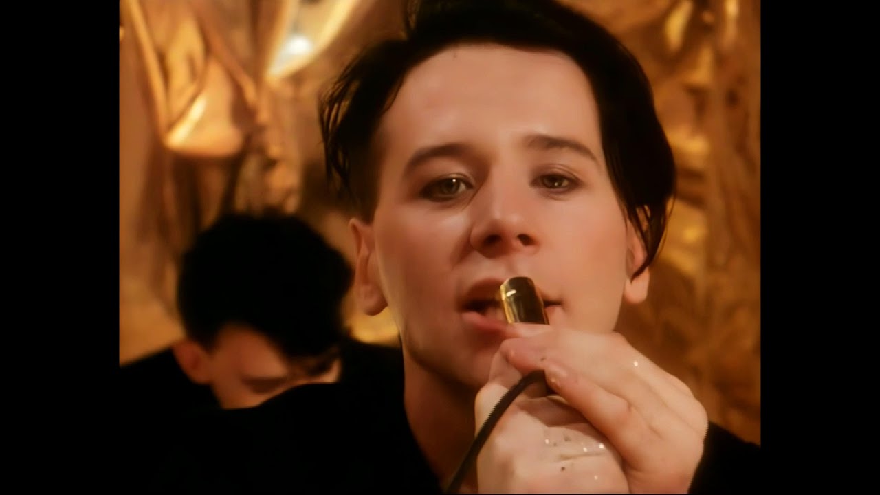 𝐒𝐢𝐦𝐩𝐥𝐞 𝐌𝐢𝐧𝐝𝐬 - 𝐆𝐥𝐢𝐭𝐭𝐞𝐫𝐢𝐧𝐠 𝐏𝐫𝐢𝐳𝐞 - 𝐎𝐟𝐟𝐢𝐜𝐢𝐚𝐥 𝐕𝐢𝐝𝐞𝐨 𝟏𝟗𝟖𝟐 - 𝟒𝐊 𝐑𝐞𝐦𝐚𝐬𝐭𝐞𝐫𝐞𝐝 ...