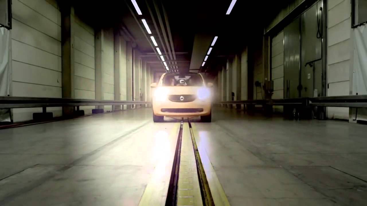 smart España: Crash test- smart fortwo contra Mercedes Clase S - YouTube