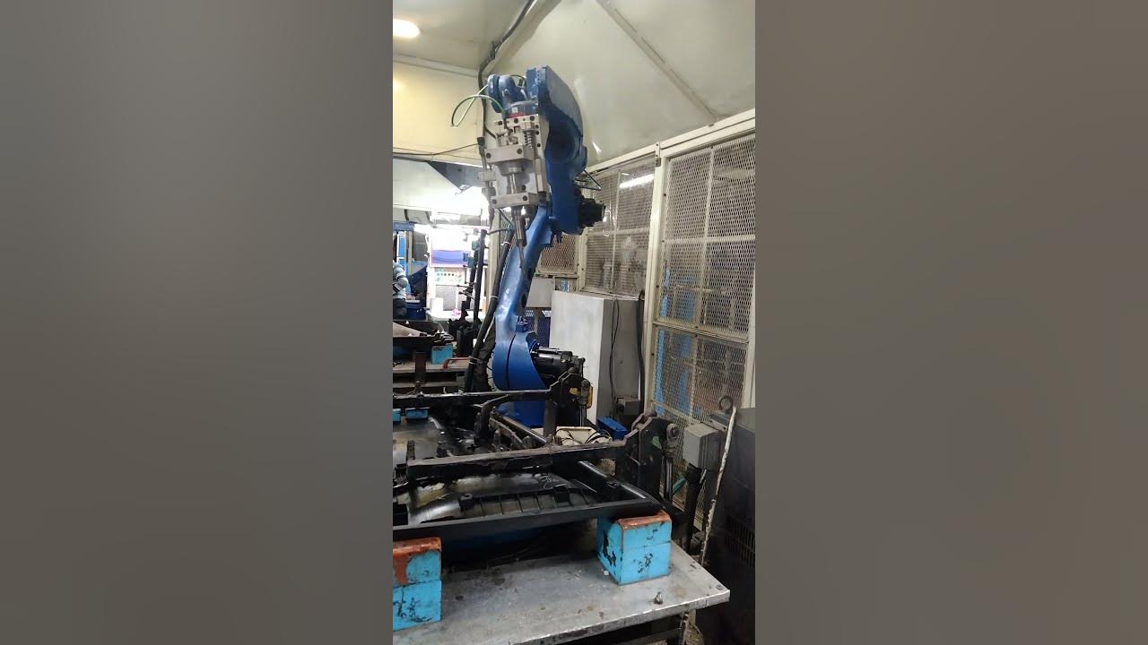 Greasing program of Yaskawa robot (motomen) - YouTube