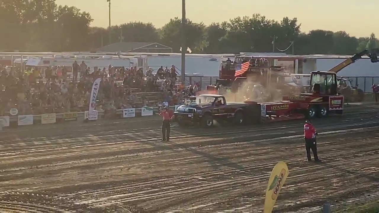 Ford Truck Making a Run - YouTube