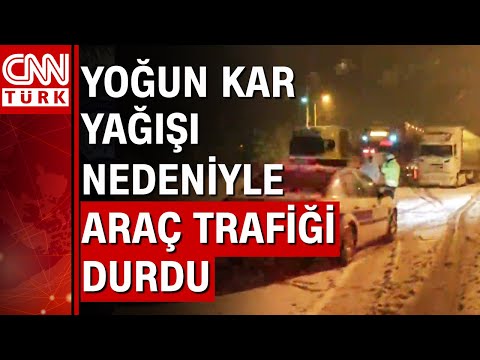Antalya yolu kar yağışı nedeniyle trafiğe kapandı