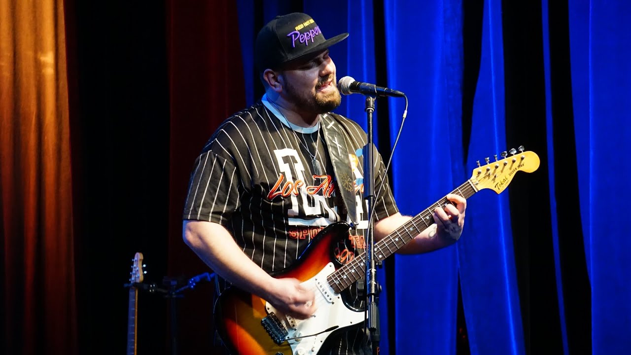 Zespól Liver w Bieszczadzkim Domu Kultury - YouTube