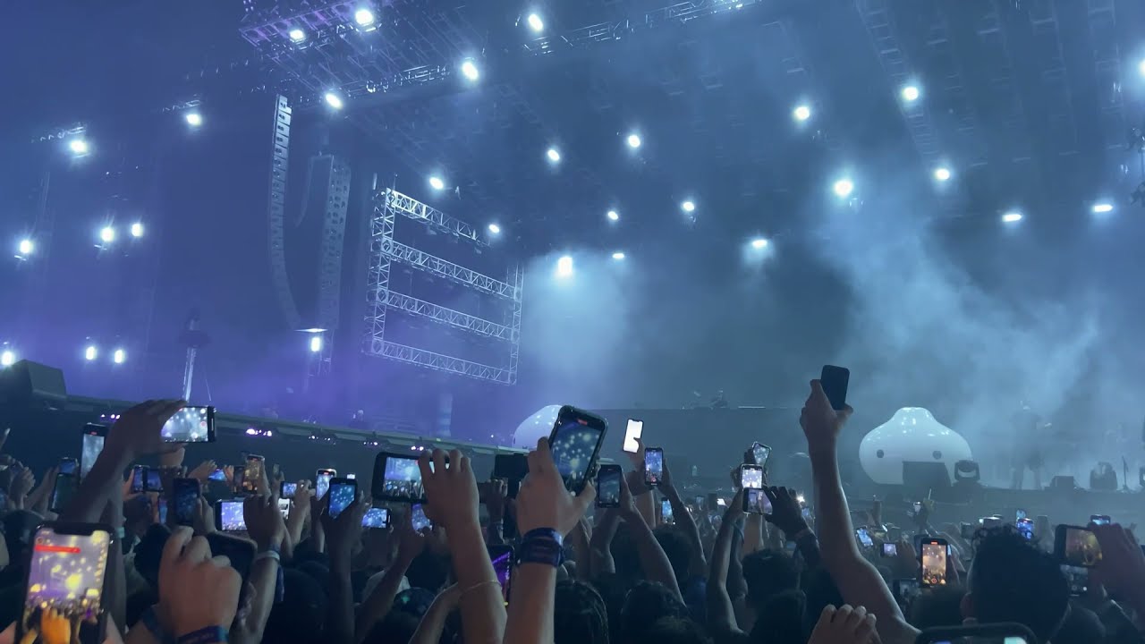 Lil Uzi Vert Intro Rolling Loud 2021 (Rage Music) - YouTube