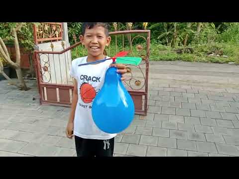 Main balon terbang (helicopter) # anak main balon# belajar warna dengan ...