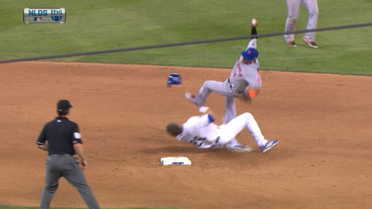 Kendrick drives in game-tying run in 7th - YouTube