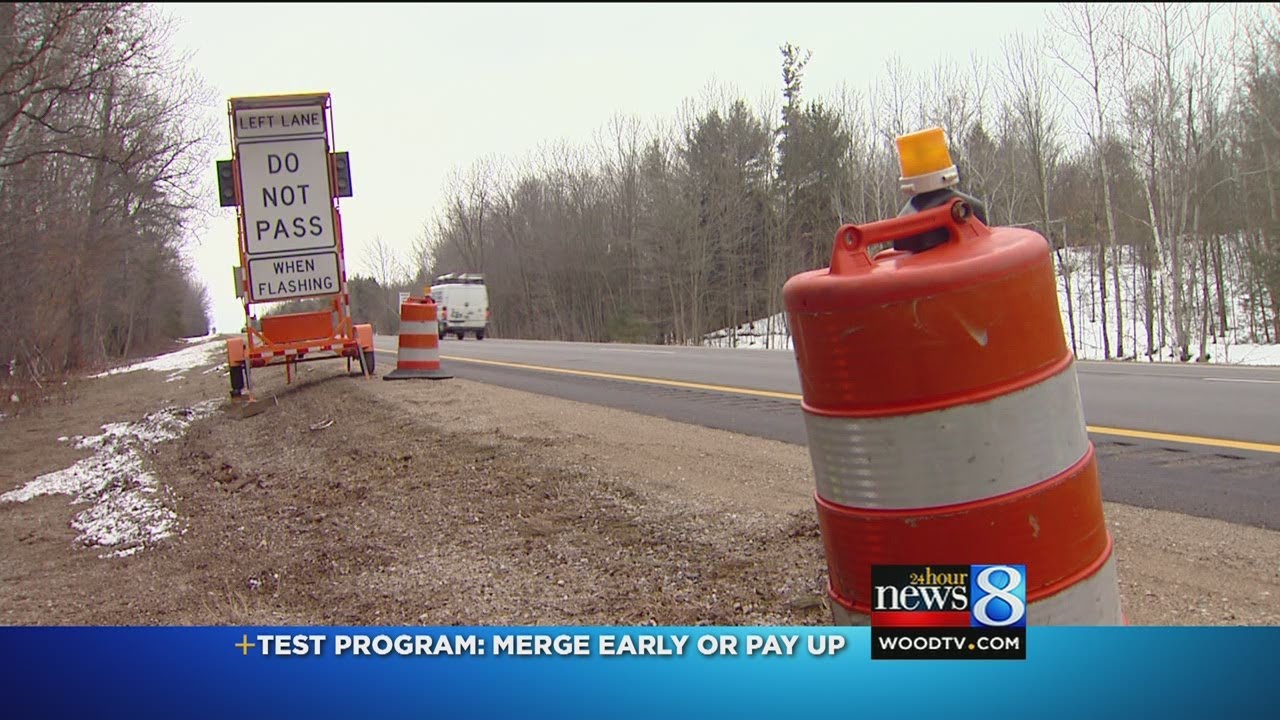 MDOT signs aim to stop 'zipper effect' - YouTube