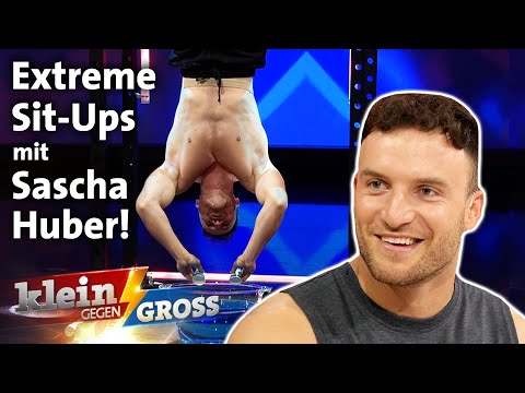 Sascha Huber vs. Nikita (14): Wer schafft mehr hängende Sit-ups? | Klein gegen Groß