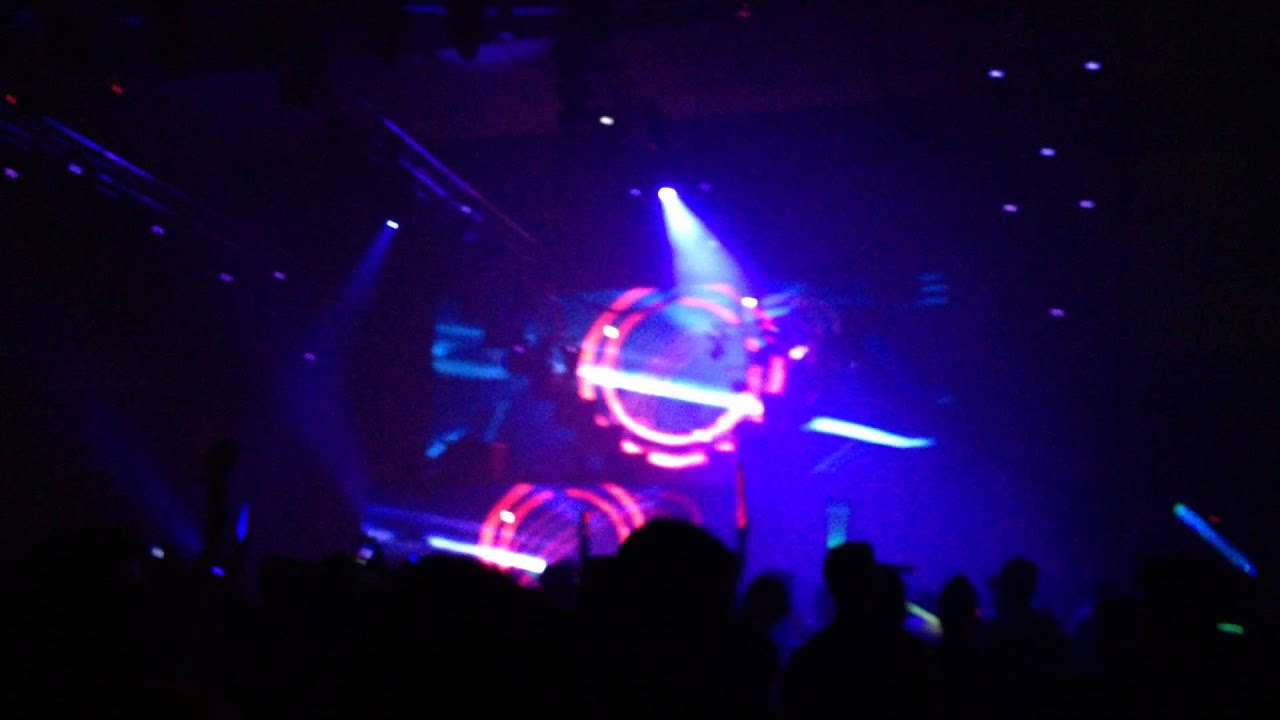 Norin & Rad playing Bird Is The Word live - YouTube