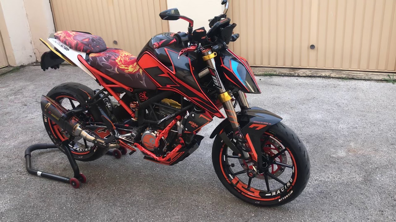 Ktm Duke 125 customs - YouTube