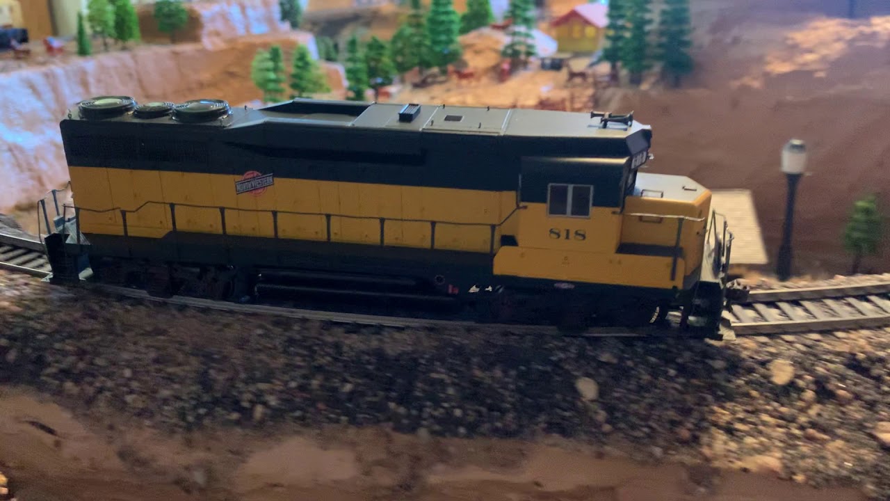 HO Scale lifelike PROTO 2000 GP30 DCC w/ Sound DETAILED watch video ...