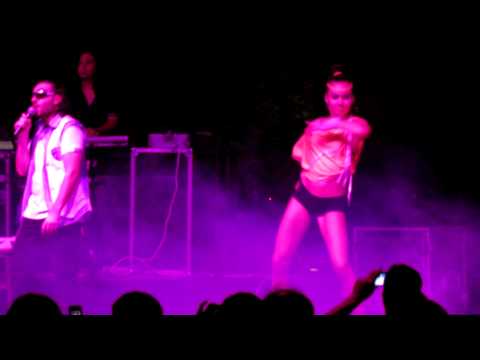 İsmail YK Bomba Bomba   Antalya Beach Park 13072012