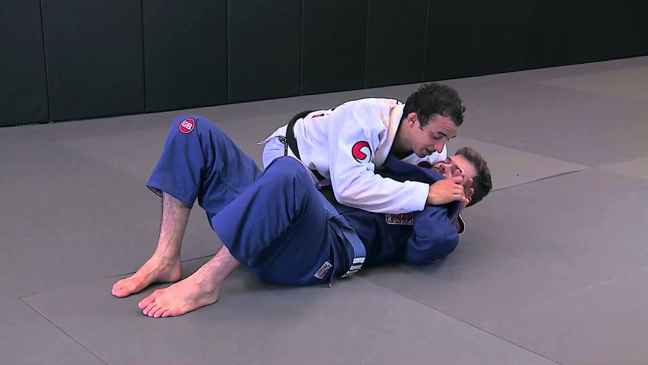 Romulo Barral Teaches Neck Punch Choke - YouTube