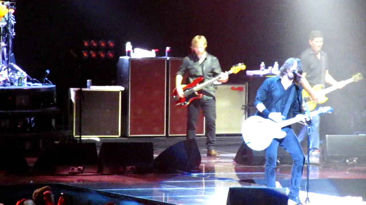 Foo Fighters - Walk (Live @ Phoenix, AZ) - YouTube