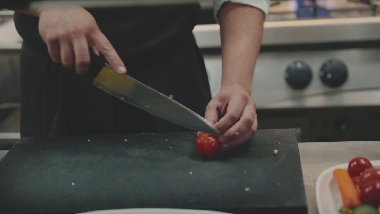 Kitchen hand course: How to chop vegetables (tomato) - YouTube