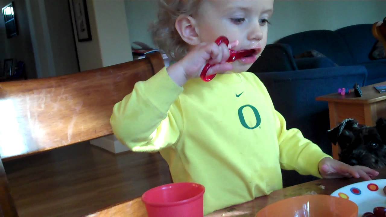 Gavin Eating with Scissors.MP4 - YouTube