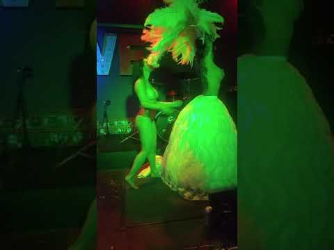Masuimi Max at the Dive Bar VLV 2018