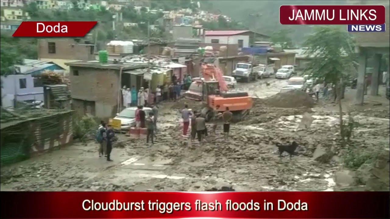 Cloudburst triggers flash floods in Doda - YouTube