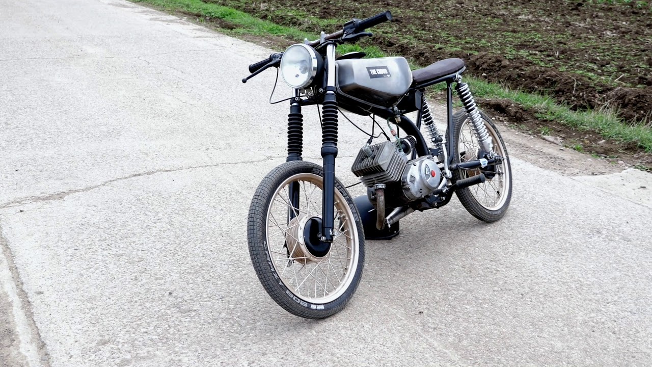 CAFE RACER S51 / THE CROWD - YouTube