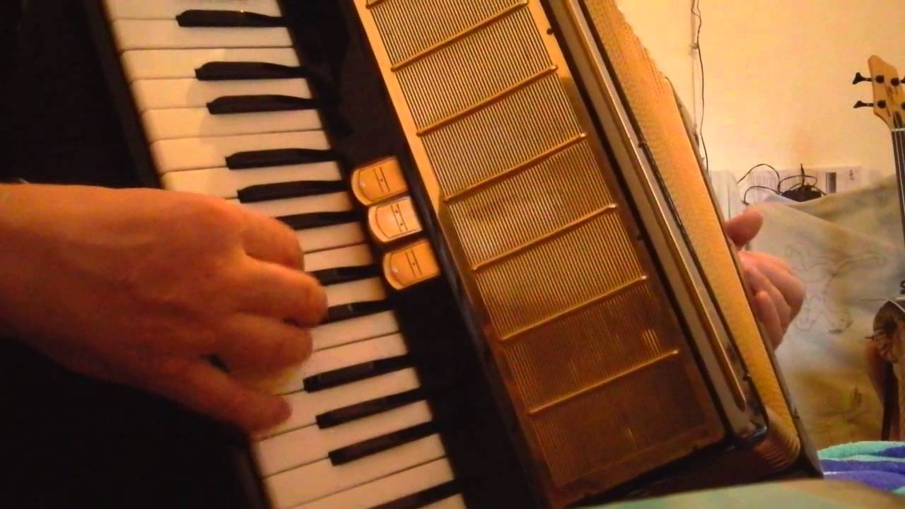 Ljiljano Mome ,Traditional Bulgarien-Hohner Contessa Accordion - YouTube