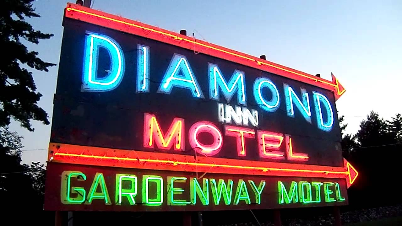 Diamond Neon MO Route 66 - YouTube