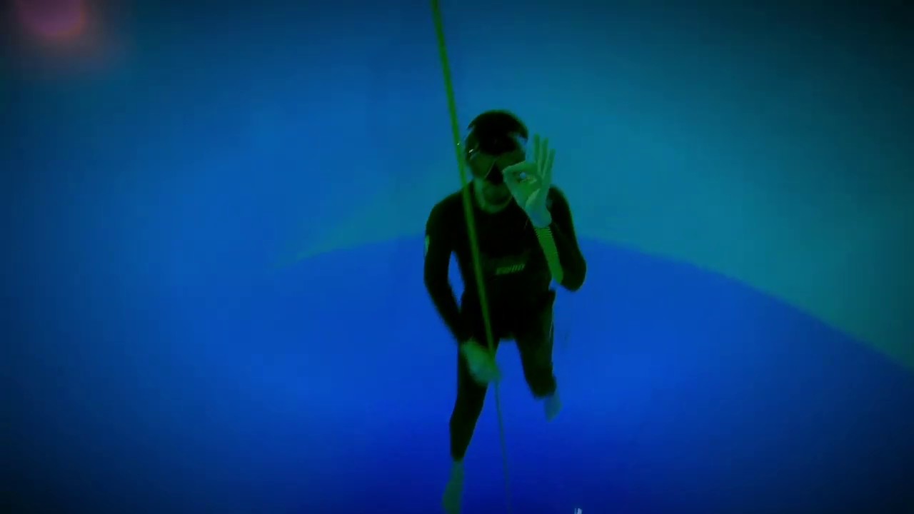 Nemo 33 Geneve - YouTube