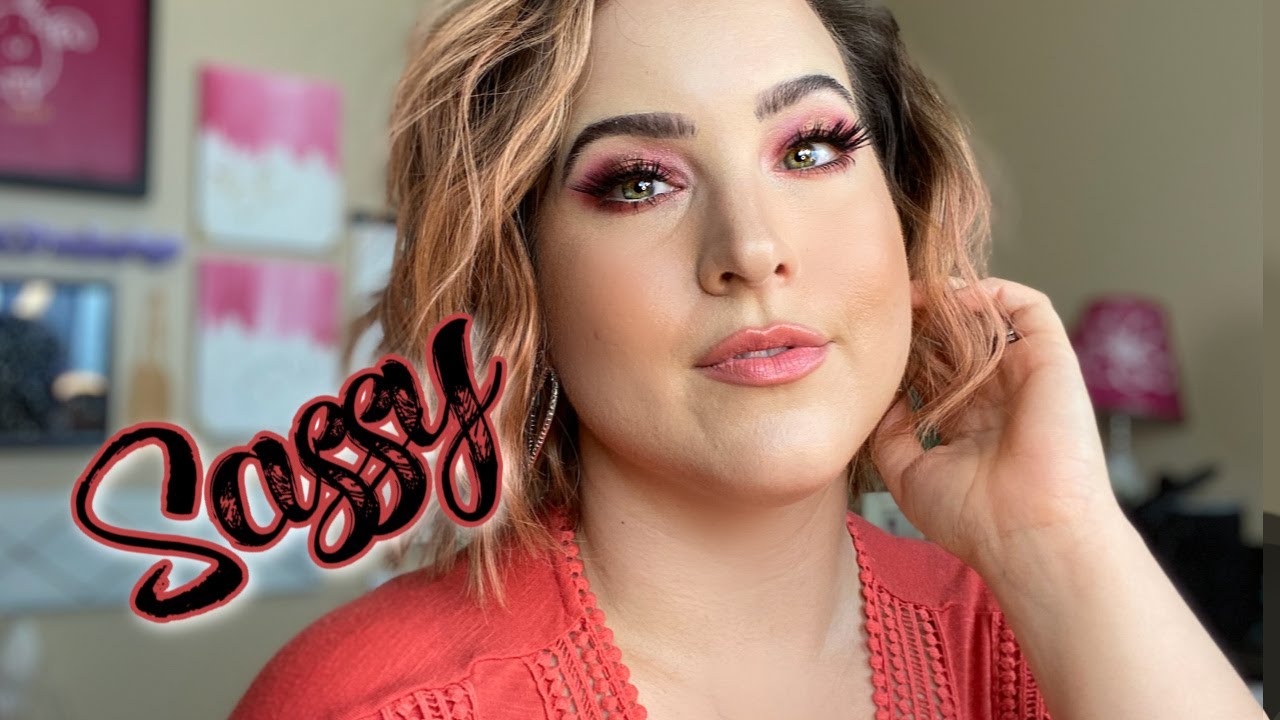 A Sassy & Simple Spotlight Eye! - YouTube
