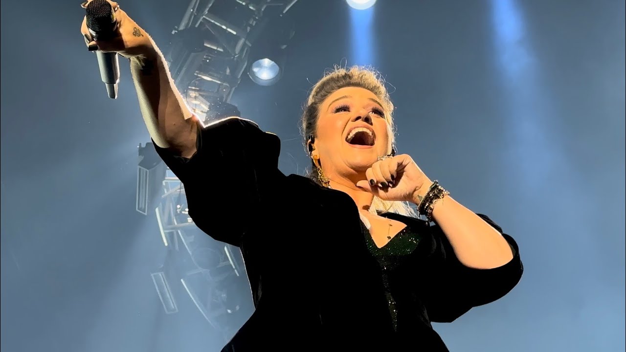 Kelly Clarkson - Favorite Kind of High live in Las Vegas, NV - 7/28 ...
