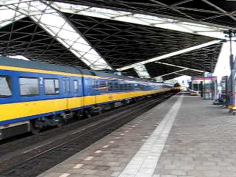 2x NS ICR trein geduwd door NS 1730 & 1774 @ Tilburg, 03-04-2010 - YouTube