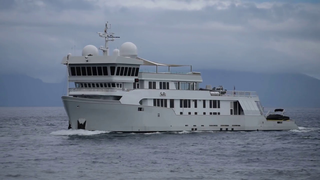 The M.Y SuRi was at Papeete Tahiti Int'l Harbor - YouTube
