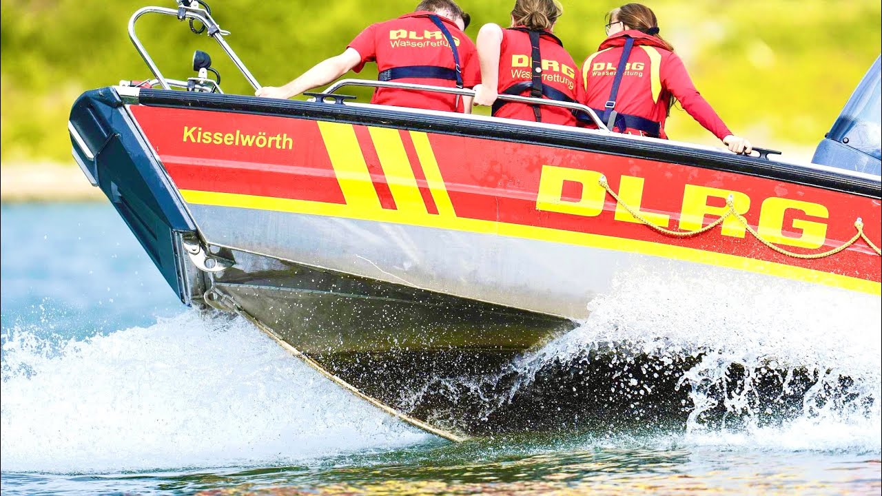 @DLRG_e.V. an Land und zu Wasser. Wer hat auf dem Boot welche Funktion ...