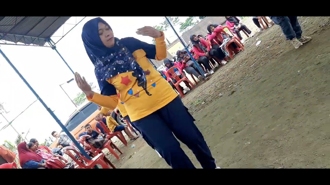 senam sehat ibu ibu desa kapencar. - YouTube