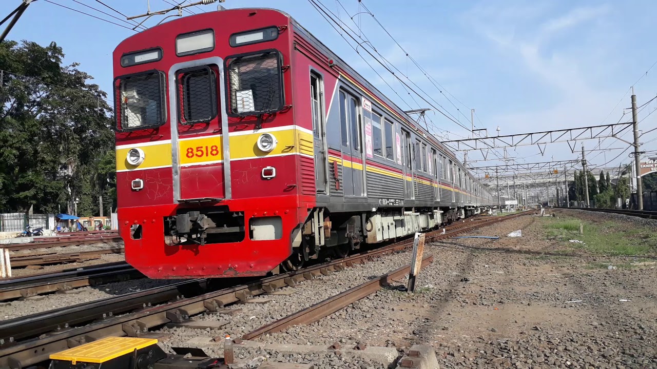 KRL Tokyu Seri 8518 KA 1326 Commuter Tujuan Bekasi - YouTube