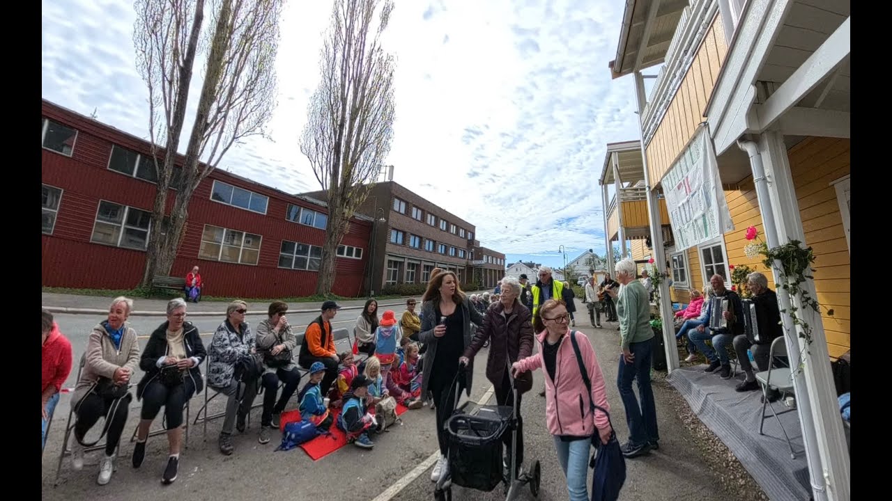 Rullatorfestivalen 2024 på Fabrikkjordet i Svelvik. Spenning, sosialt ...