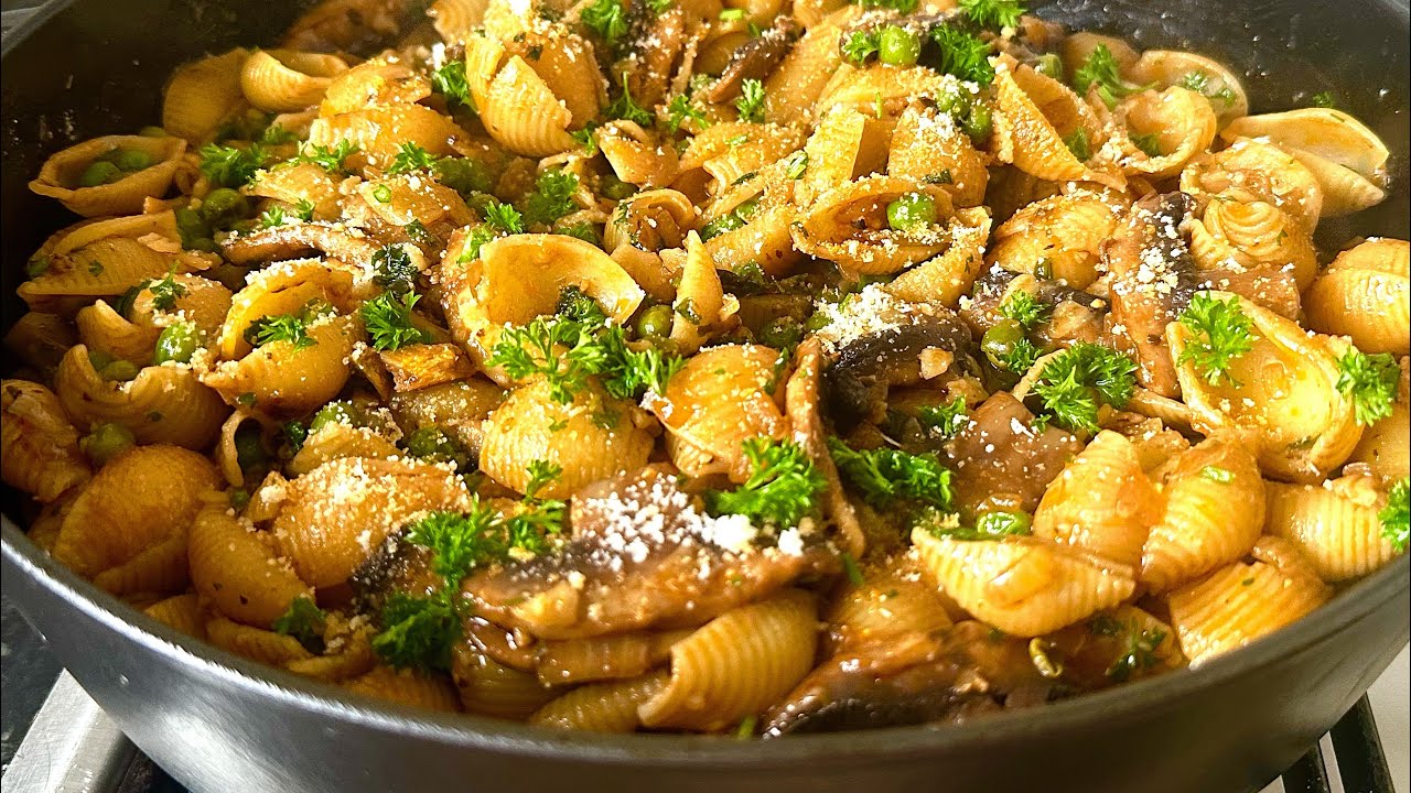Delicious and simple shell pasta and mushroom recipe - YouTube