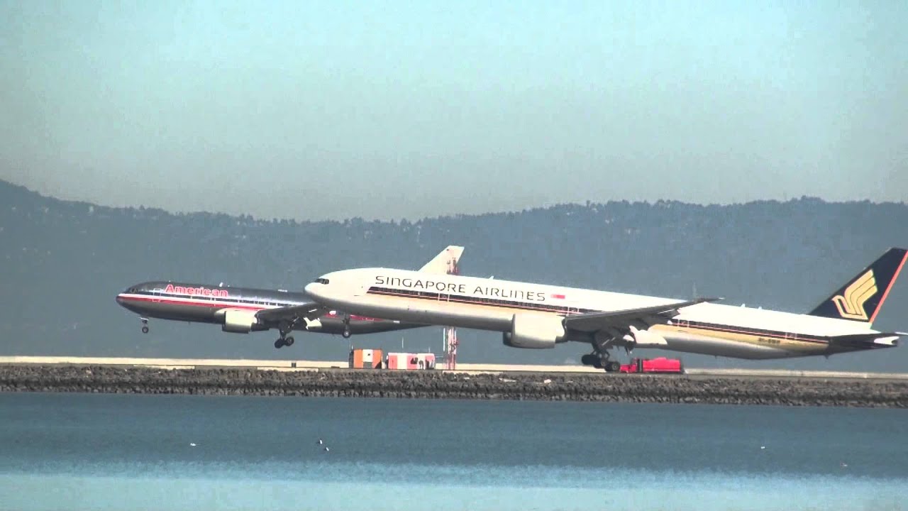 GREAT Parallel Landing @ SFO !!! ( Singapore 777-300 and American ...