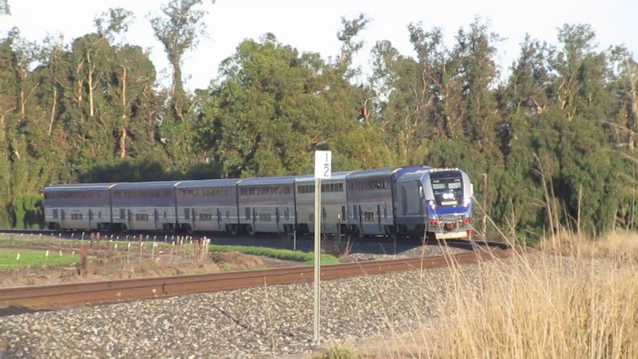 Amtrak California Pacific Surfliner 777 northbound - YouTube