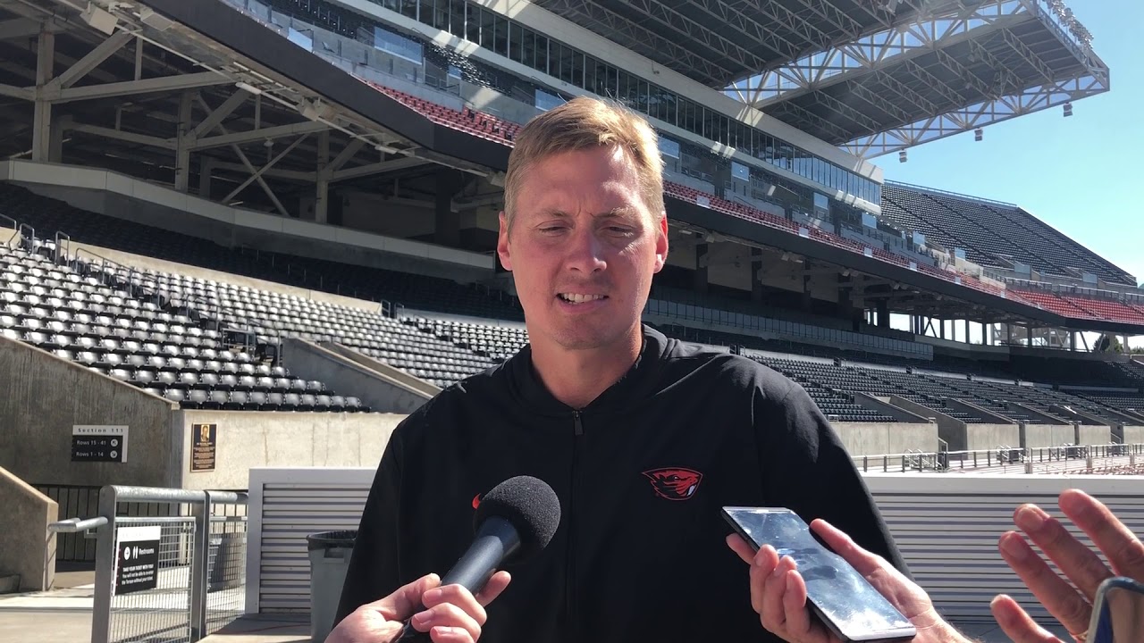 Oregon State football linebacker coach Trent Bray on Arizona - YouTube